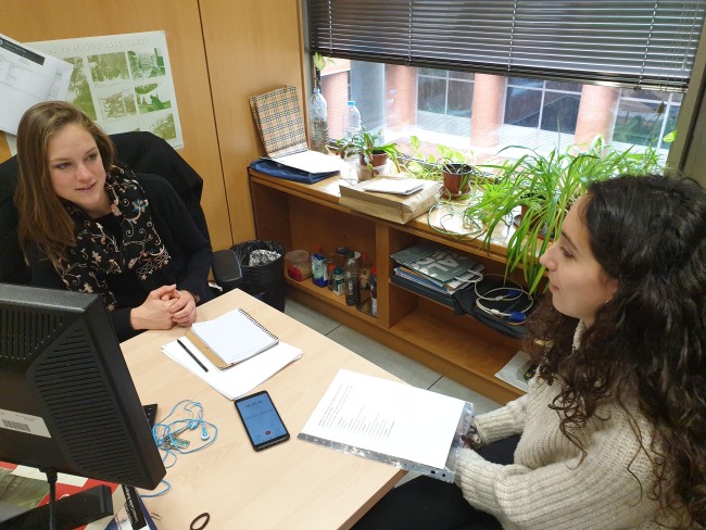 “A los alumnos les encanta conocer a los investigadores y su trabajo ...